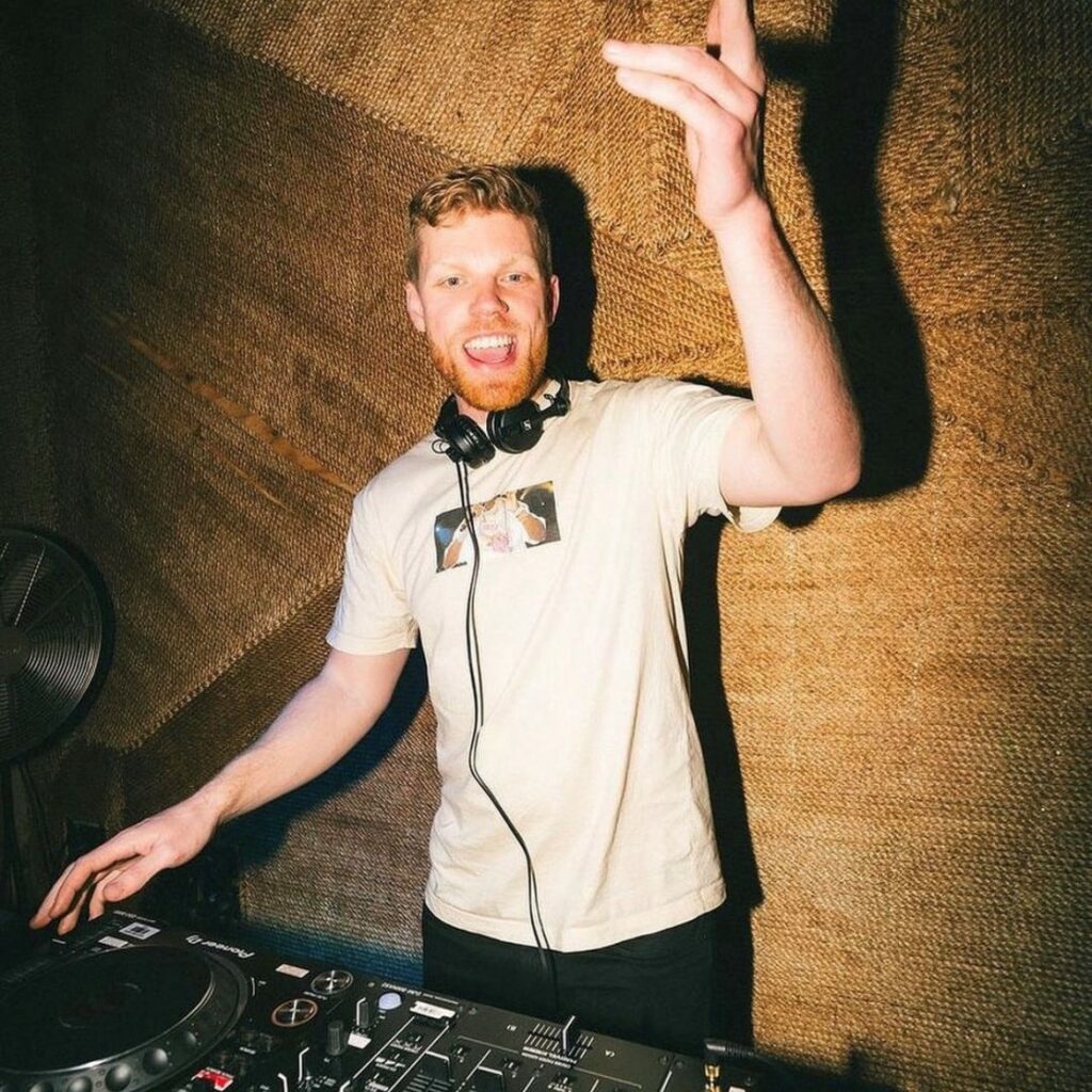 What's On | Live Music & Events | Captain Baxter St Kilda Beach